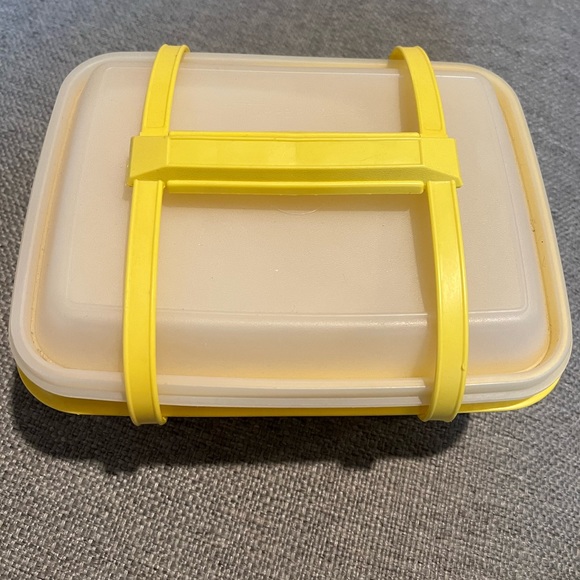 Tupperware | Kitchen | Final Price Vtg Tupperware Lunch Box Euc | Poshmark